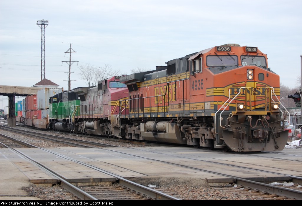 BNSF 4936, 869 & 8134